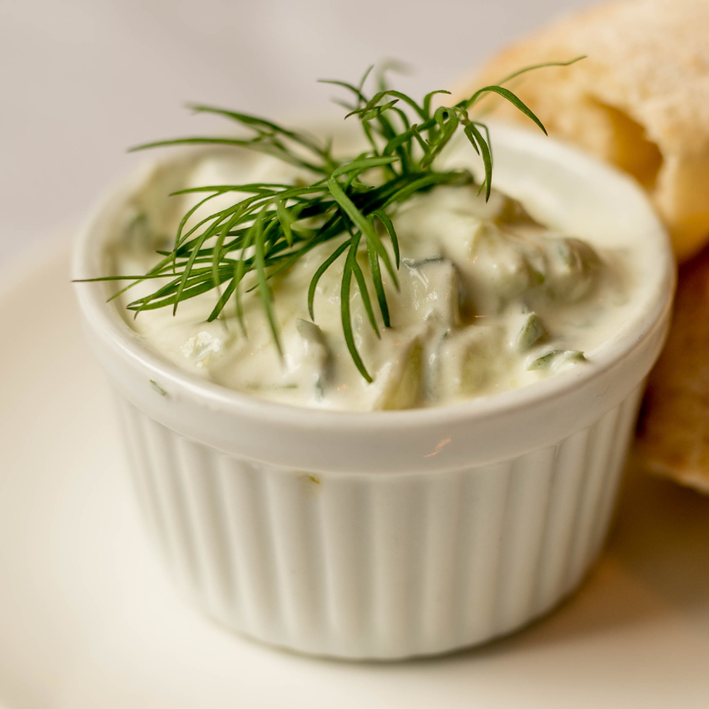 6 Best Substitutes for Cucumber in Tzatziki Sauce [+ Recipe]