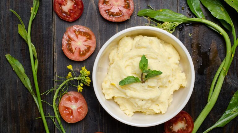 9 Perfect Substitutes for Sour Cream in Mashed Potatoes