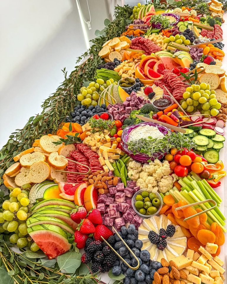 Beautiful Summer Charcuterie Board Ideas