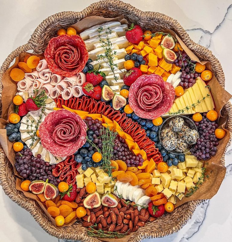 Beautiful Summer Charcuterie Board Ideas