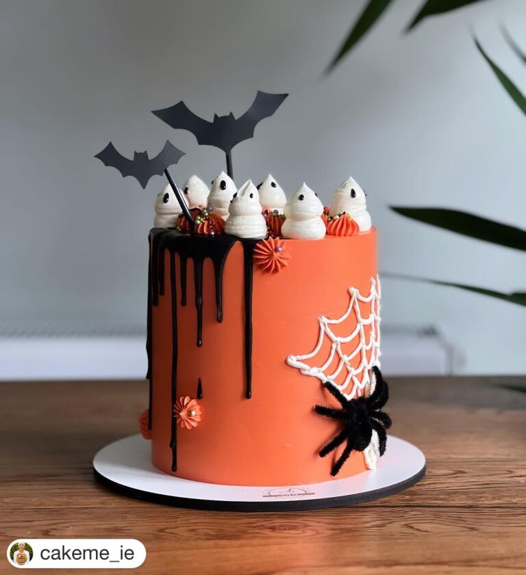Scary Halloween Cake Decoration Ideas for Different Celebrations