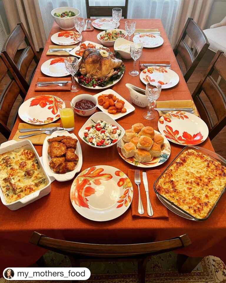 Thanksgiving Table Setting Ideas for A Festive Setup!