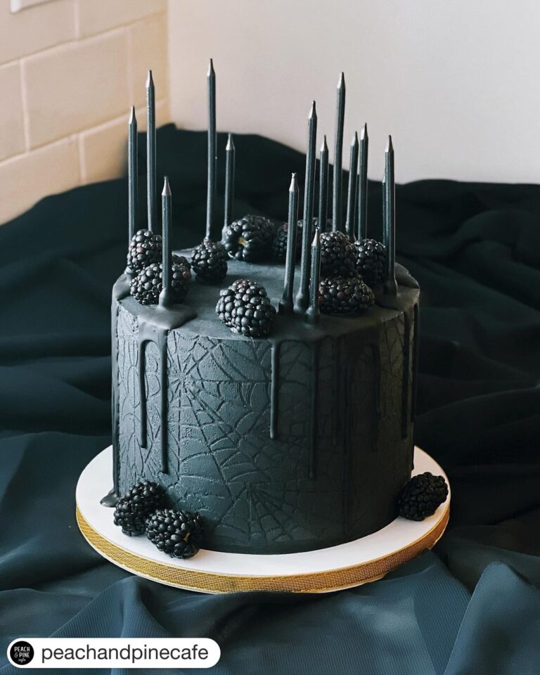 Scary Halloween Cake Decoration Ideas for Different Celebrations